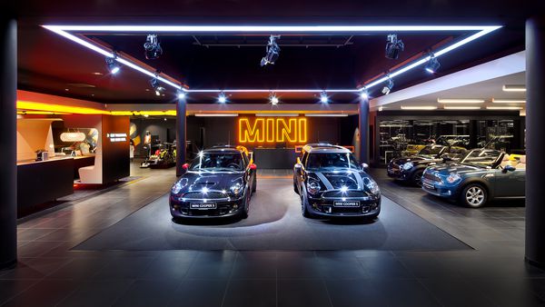 studio 38 – Work – MINI: Dealership Frankfurt