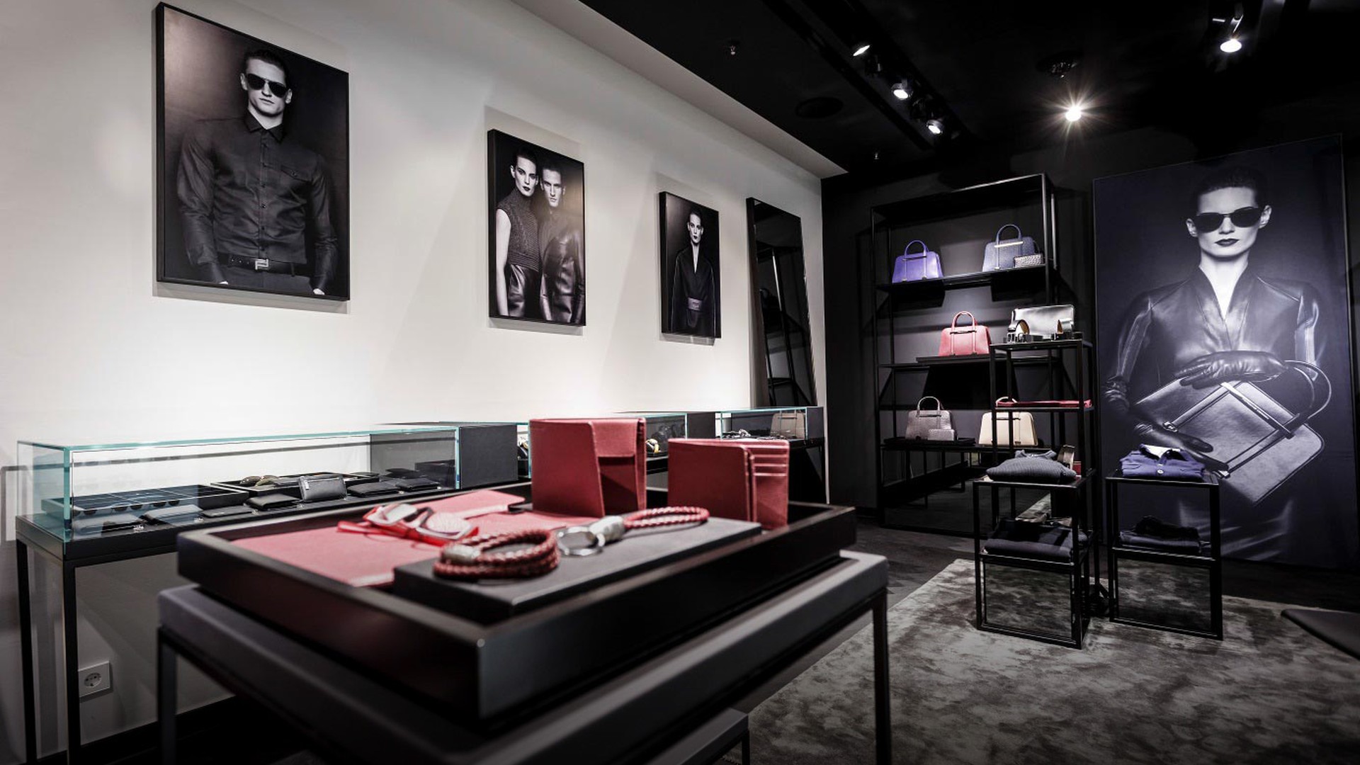 studio 38 – Work – Porsche Design: Visual Merchandising Displays